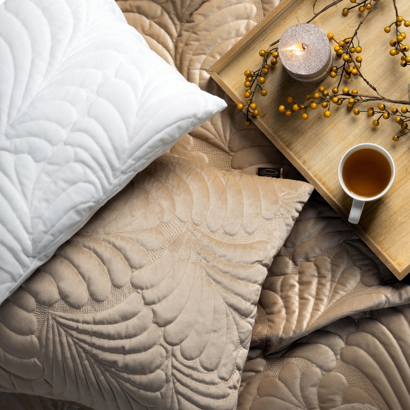 EUROFIRANY PREMIUM narzuta z welwetu pikowana metodą tradycyjnego ...